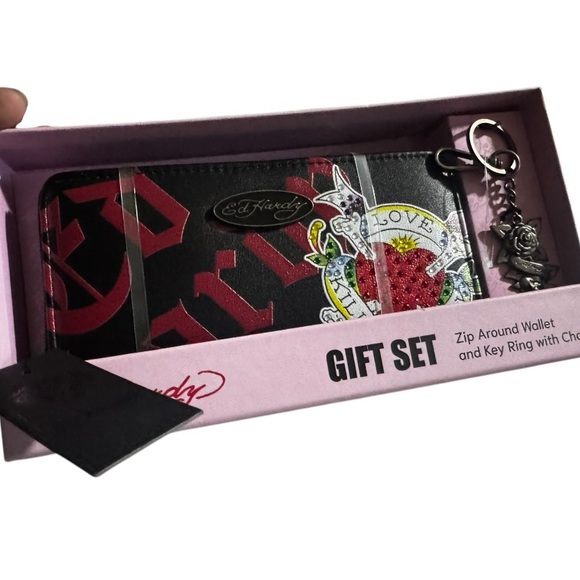 Ed Hardy | Bags | Nwt 99 Ed Hardy Black And Red Zip Wallet With Key ...